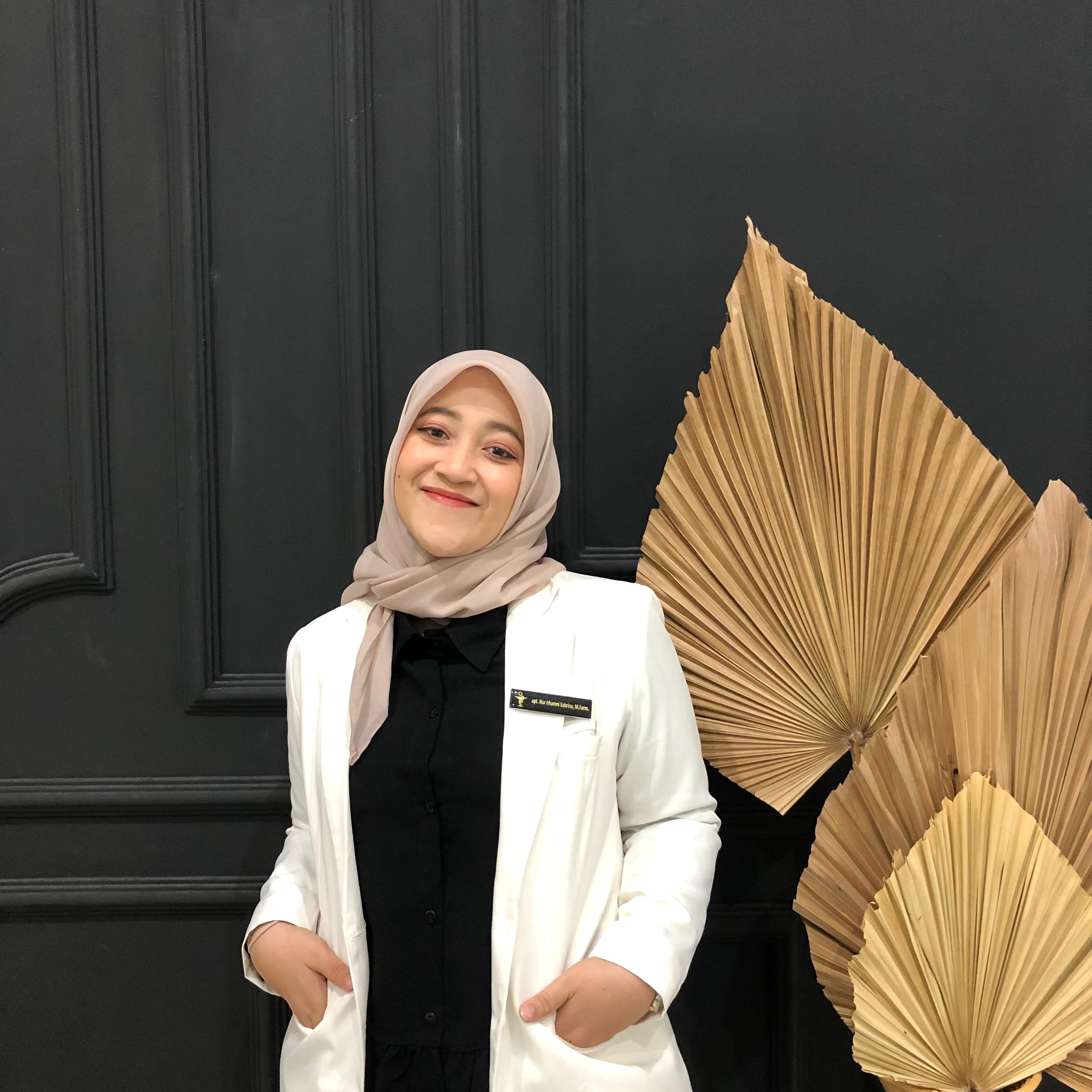 FSD | apt Nur Irhamni Sabrina, S. Farm., M. Farm